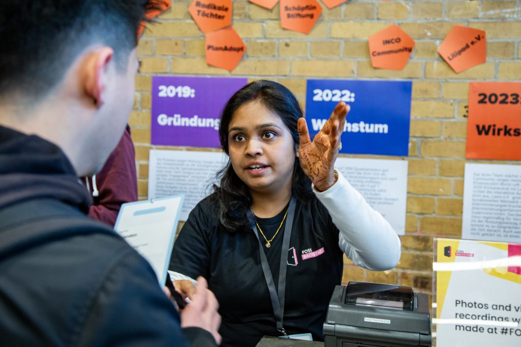 Helping Hands – FOSS Backstage 2025